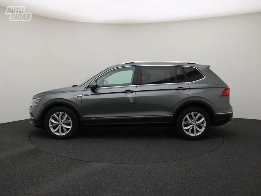 Grey Volkswagen Tiguan Allspace 2018 in Vilnius, with an engine capacity of 2.00 L and mileage of 178 thousand km for 20699 €, photo 6 on AUTOMOTO.COM.LV