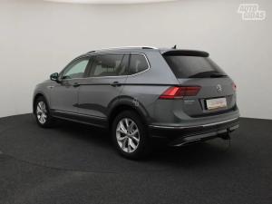 Grey Volkswagen Tiguan Allspace 2018 in Vilnius, with an engine capacity of 2.00 L and mileage of 178 thousand km for 20699 €, photo 7 on AUTOMOTO.COM.LV