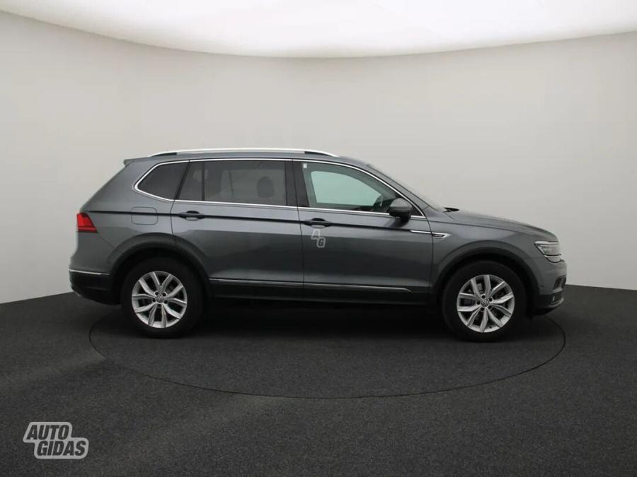 Grey Volkswagen Tiguan Allspace 2018 in Vilnius, with an engine capacity of 2.00 L and mileage of 178 thousand km for 20699 €, photo 9 on AUTOMOTO.COM.LV