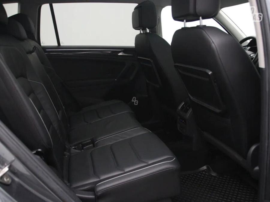 Grey Volkswagen Tiguan Allspace 2018 in Vilnius, with an engine capacity of 2.00 L and mileage of 178 thousand km for 20699 €, photo 15 on AUTOMOTO.COM.LV