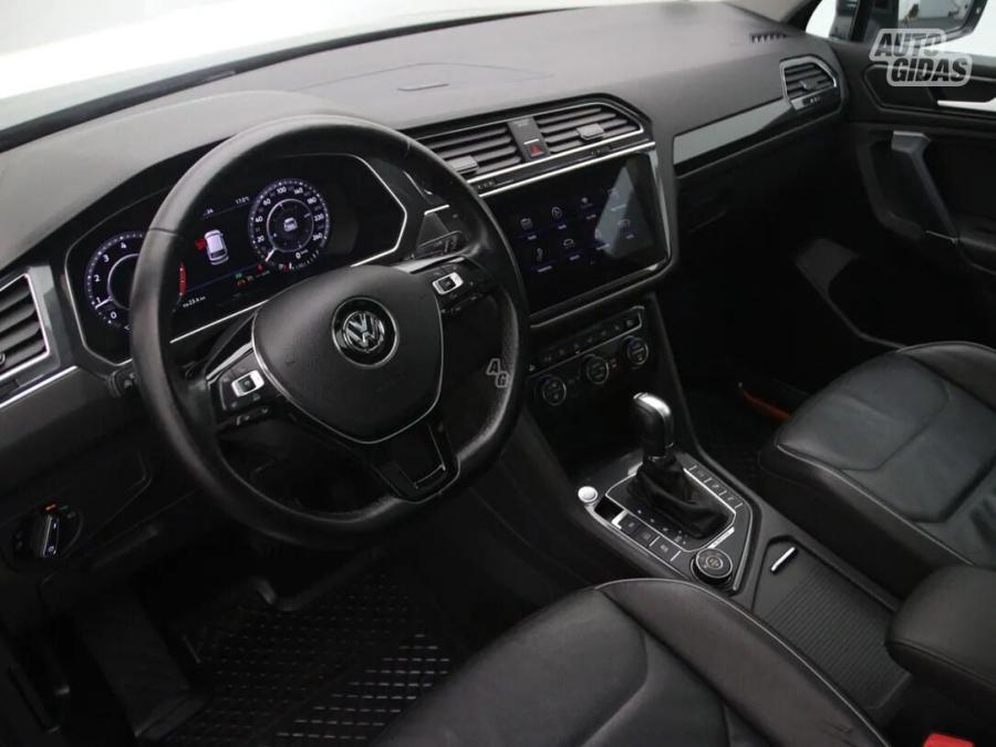 Grey Volkswagen Tiguan Allspace 2018 in Vilnius, with an engine capacity of 2.00 L and mileage of 178 thousand km for 20699 €, photo 16 on AUTOMOTO.COM.LV