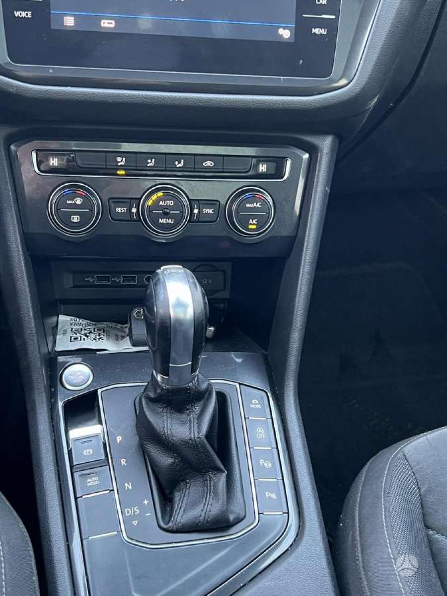 Grey Volkswagen Tiguan Allspace 2018 in Kaunas, with an engine capacity of 1.97 L and mileage of 170 thousand km for 8200 €, photo 12 on AUTOMOTO.COM.LV