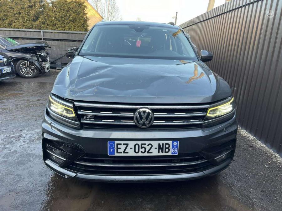 Серый Фольксваген Tiguan Allspace 2018 в Каунас, объемом двигателя 1.97 л и пробегом 170 тыс. км за 7500 €, фото 3 на AUTOMOTO.COM.LV