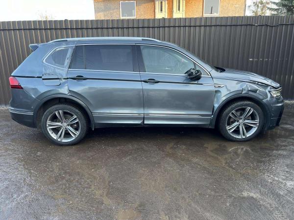 Серый Фольксваген Tiguan Allspace 2018 в Каунас, объемом двигателя 1.97 л и пробегом 170 тыс. км за 7500 €, фото 4 на AUTOMOTO.COM.LV