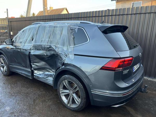 Серый Фольксваген Tiguan Allspace 2018 в Каунас, объемом двигателя 1.97 л и пробегом 170 тыс. км за 7500 €, фото 7 на AUTOMOTO.COM.LV
