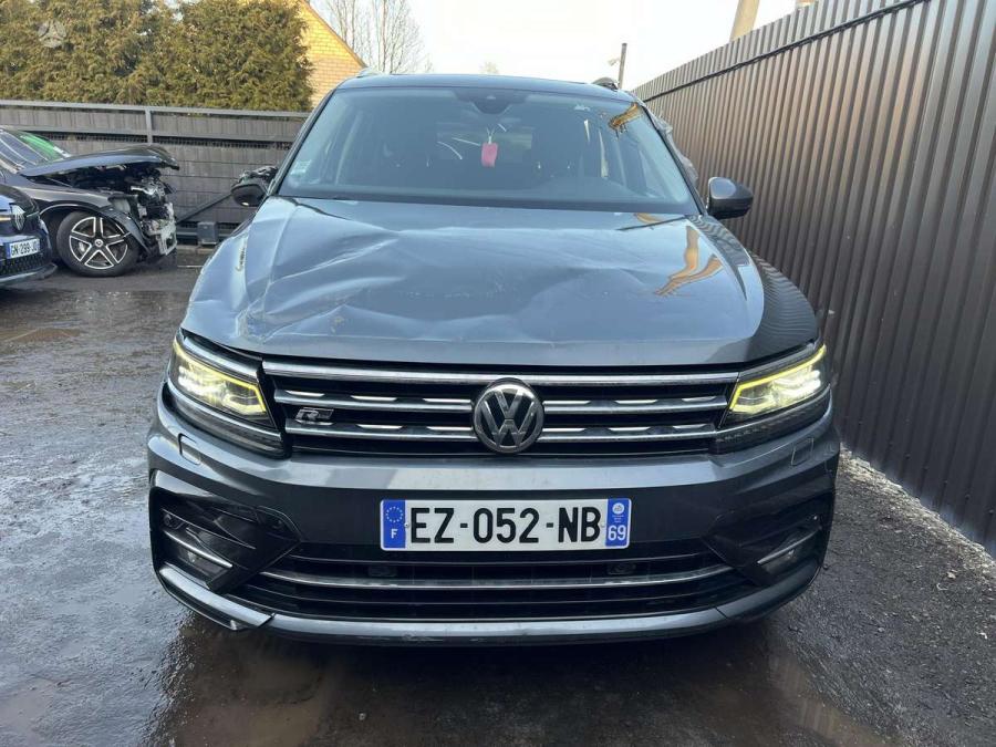 Grey Volkswagen Tiguan Allspace 2018 in Kaunas, with an engine capacity of 1.97 L and mileage of 170 thousand km for 7500 €, photo 3 on AUTOMOTO.COM.LV