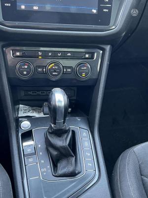 Grey Volkswagen Tiguan Allspace 2018 in Kaunas, with an engine capacity of 1.97 L and mileage of 170 thousand km for 7500 €, photo 13 on AUTOMOTO.COM.LV