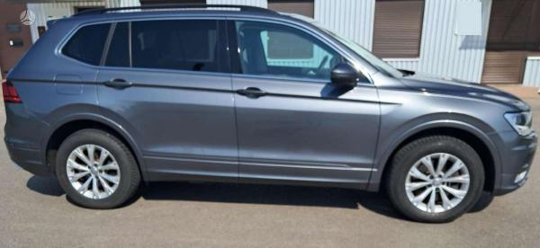 Pelēks Volkswagen Tiguan Allspace 2019 Panevēža, ar dzinēja tilpumu 2.00 L un nobraukumu 81 tūkst. km par 13900 €, foto 7 vietnē AUTOMOTO.COM.LV