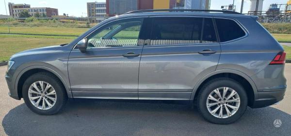 Pelēks Volkswagen Tiguan Allspace 2019 Panevēža, ar dzinēja tilpumu 2.00 L un nobraukumu 81 tūkst. km par 13900 €, foto 8 vietnē AUTOMOTO.COM.LV