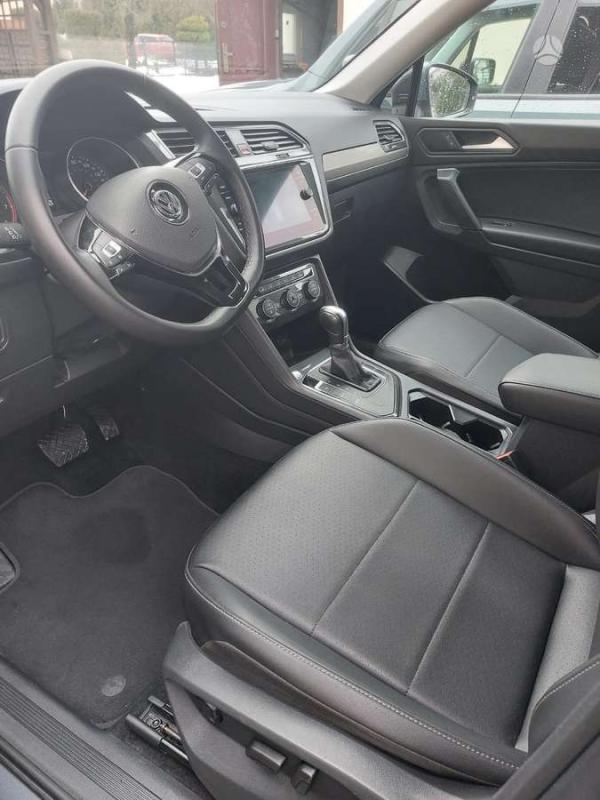 Pelēks Volkswagen Tiguan Allspace 2019 Panevēža, ar dzinēja tilpumu 2.00 L un nobraukumu 81 tūkst. km par 13900 €, foto 9 vietnē AUTOMOTO.COM.LV