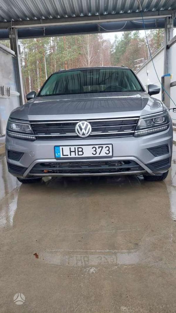Pelēks Volkswagen Tiguan Allspace 2019 Druskininkai, ar dzinēja tilpumu 1.98 L un nobraukumu 116 tūkst. km par 18600 €, foto 4 vietnē AUTOMOTO.COM.LV
