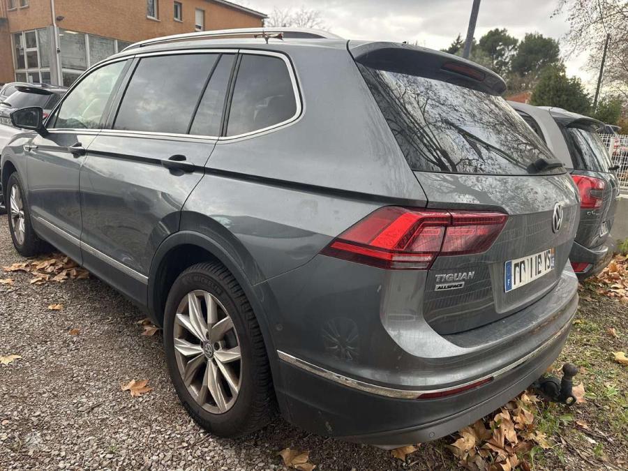 Pelēks Volkswagen Tiguan Allspace 2019 Kauņa, ar dzinēja tilpumu 1.97 L un nobraukumu 240 tūkst. km par 17500 €, foto 2 vietnē AUTOMOTO.COM.LV