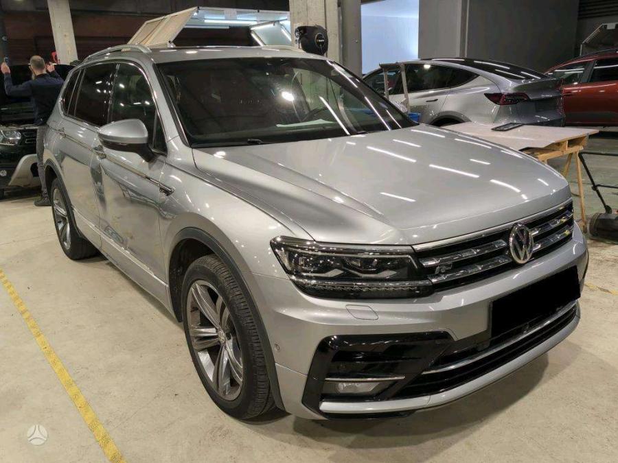 Серый Фольксваген Tiguan Allspace 2019 в Вильнюс, объемом двигателя 1.50 л и пробегом 209 тыс. км за 18743 €, фото 3 на AUTOMOTO.COM.LV