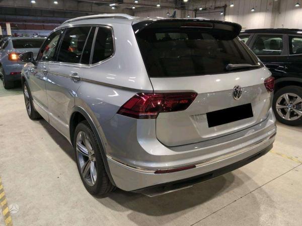 Grey Volkswagen Tiguan Allspace 2019 in Vilnius, with an engine capacity of 1.50 L and mileage of 209 thousand km for 18743 €, photo 4 on AUTOMOTO.COM.LV