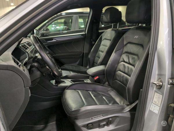Grey Volkswagen Tiguan Allspace 2019 in Vilnius, with an engine capacity of 1.50 L and mileage of 209 thousand km for 18743 €, photo 5 on AUTOMOTO.COM.LV