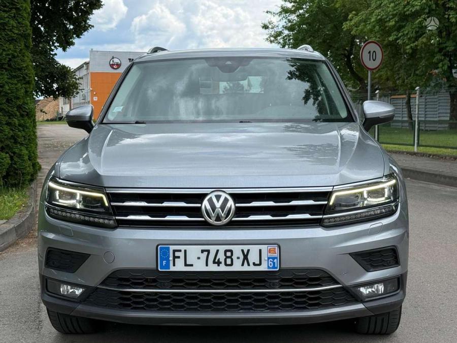 Серый Фольксваген Tiguan Allspace 2019 в Таураге, объемом двигателя 1.97 л и пробегом 250 тыс. км за 14000 €, фото 4 на AUTOMOTO.COM.LV