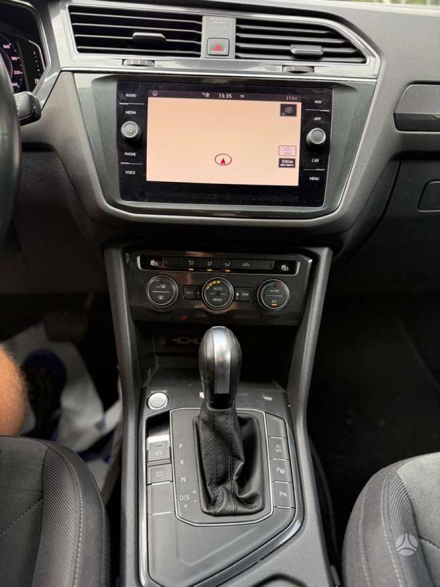 Серый Фольксваген Tiguan Allspace 2019 в Таураге, объемом двигателя 1.97 л и пробегом 250 тыс. км за 14000 €, фото 20 на AUTOMOTO.COM.LV