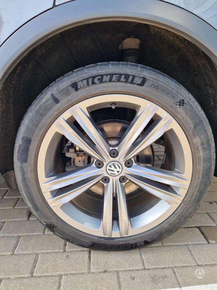 Pelēks Volkswagen Tiguan Allspace 2019 Kauņa, ar dzinēja tilpumu 1.97 L un nobraukumu 161 tūkst. km par 19500 €, foto 11 vietnē AUTOMOTO.COM.LV
