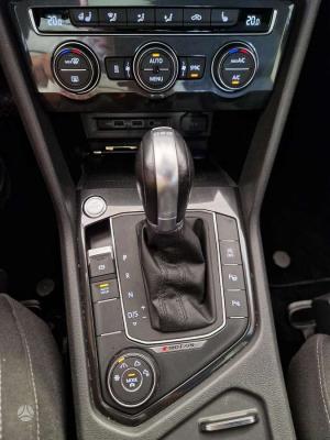 Pelēks Volkswagen Tiguan Allspace 2019 Kauņa, ar dzinēja tilpumu 1.97 L un nobraukumu 161 tūkst. km par 19500 €, foto 20 vietnē AUTOMOTO.COM.LV