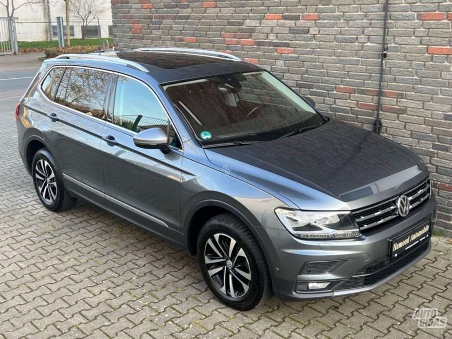 Grey Volkswagen Tiguan Allspace 2020 in Kaunas, with an engine capacity of 2.00 L and mileage of 97 thousand km for 28570 €, photo 4 on AUTOMOTO.COM.LV