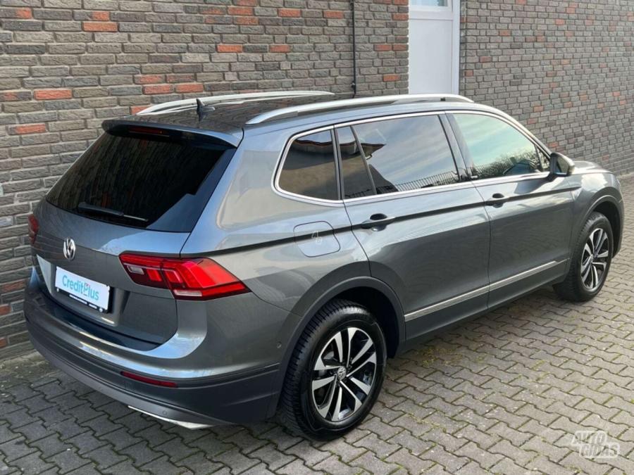Grey Volkswagen Tiguan Allspace 2020 in Kaunas, with an engine capacity of 2.00 L and mileage of 97 thousand km for 28570 €, photo 6 on AUTOMOTO.COM.LV