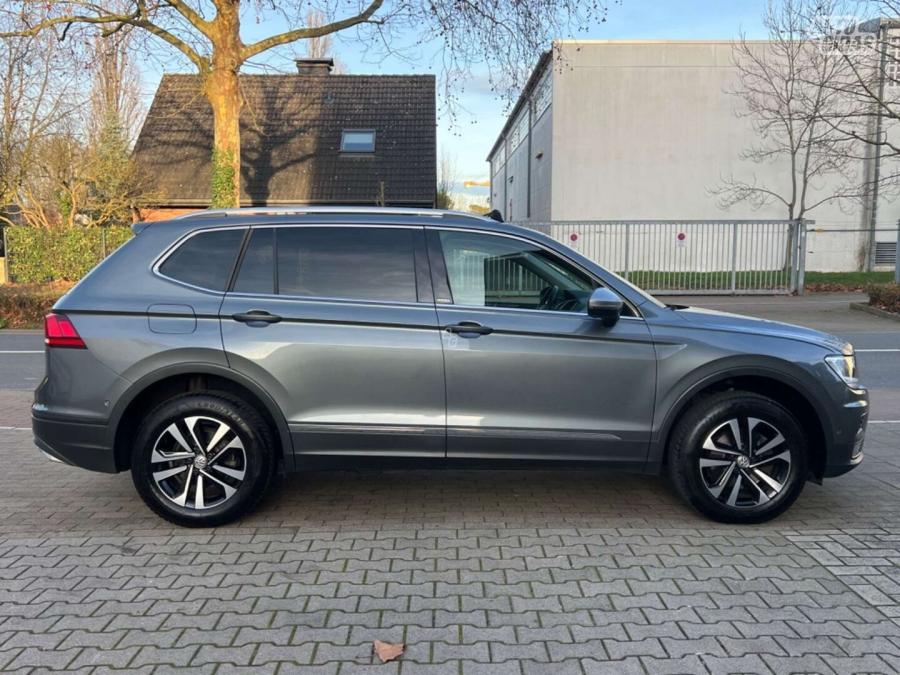 Grey Volkswagen Tiguan Allspace 2020 in Kaunas, with an engine capacity of 2.00 L and mileage of 97 thousand km for 28570 €, photo 8 on AUTOMOTO.COM.LV