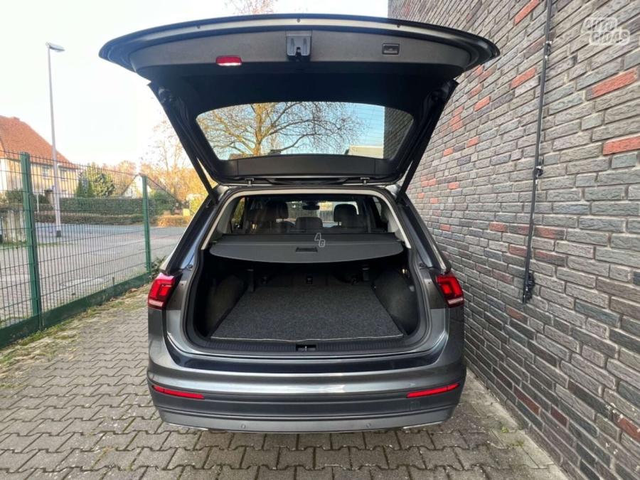Grey Volkswagen Tiguan Allspace 2020 in Kaunas, with an engine capacity of 2.00 L and mileage of 97 thousand km for 28570 €, photo 14 on AUTOMOTO.COM.LV
