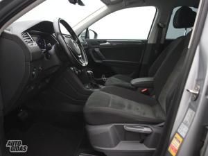 Grey Volkswagen Tiguan Allspace 2020 in Vilnius, with an engine capacity of 2.00 L and mileage of 205 thousand km for 20799 €, photo 4 on AUTOMOTO.COM.LV