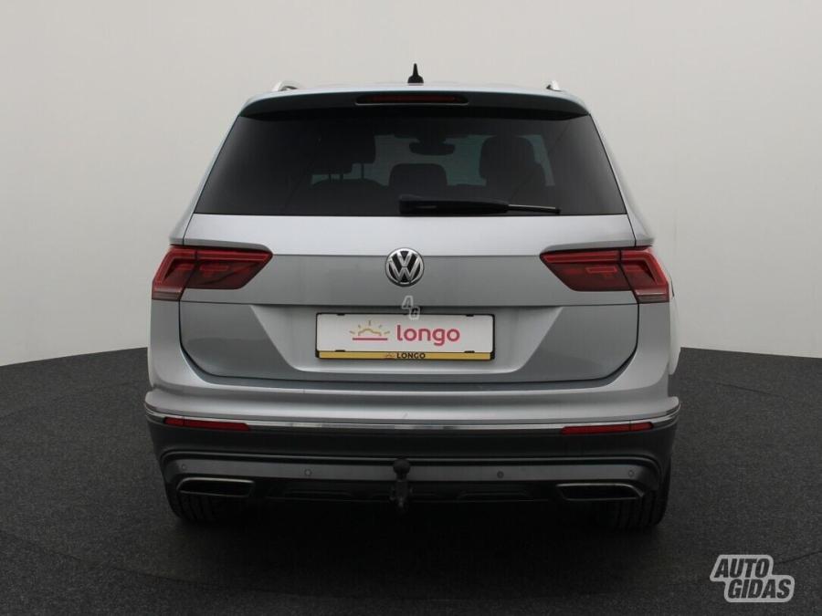 Grey Volkswagen Tiguan Allspace 2020 in Vilnius, with an engine capacity of 2.00 L and mileage of 205 thousand km for 20799 €, photo 5 on AUTOMOTO.COM.LV