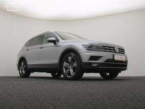 Grey Volkswagen Tiguan Allspace 2020 in Vilnius, with an engine capacity of 2.00 L and mileage of 205 thousand km for 20799 €, photo 11 on AUTOMOTO.COM.LV