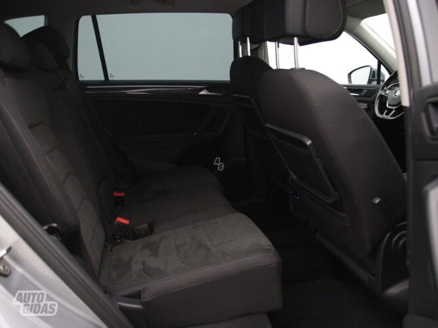 Grey Volkswagen Tiguan Allspace 2020 in Vilnius, with an engine capacity of 2.00 L and mileage of 205 thousand km for 20799 €, photo 15 on AUTOMOTO.COM.LV