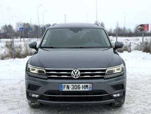 Pelēks Volkswagen Tiguan Allspace 2020 Tauragė, ar dzinēja tilpumu 1.97 L un nobraukumu 178 tūkst. km par 17900 €, foto 3 vietnē AUTOMOTO.COM.LV