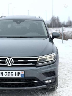 Pelēks Volkswagen Tiguan Allspace 2020 Tauragė, ar dzinēja tilpumu 1.97 L un nobraukumu 178 tūkst. km par 17900 €, foto 4 vietnē AUTOMOTO.COM.LV