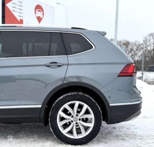 Pelēks Volkswagen Tiguan Allspace 2020 Tauragė, ar dzinēja tilpumu 1.97 L un nobraukumu 178 tūkst. km par 17900 €, foto 10 vietnē AUTOMOTO.COM.LV
