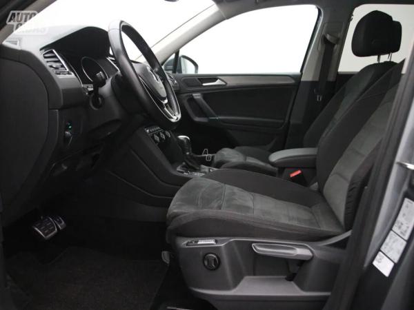 Pelēks Volkswagen Tiguan Allspace 2020 Viļņa, ar dzinēja tilpumu 2.00 L un nobraukumu 163 tūkst. km par 20899 €, foto 4 vietnē AUTOMOTO.COM.LV
