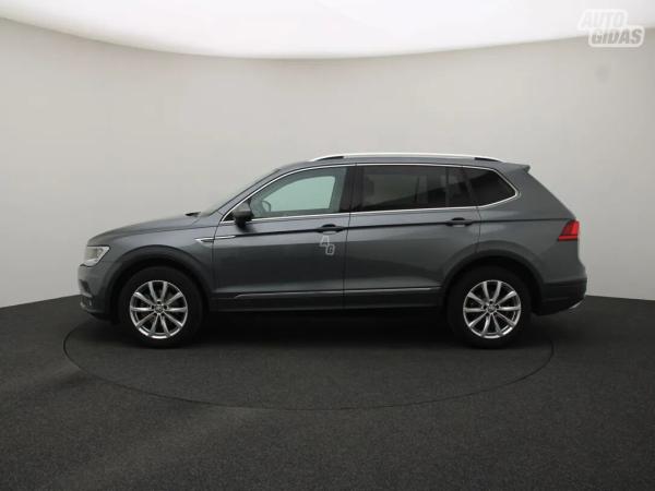 Pelēks Volkswagen Tiguan Allspace 2020 Viļņa, ar dzinēja tilpumu 2.00 L un nobraukumu 163 tūkst. km par 20899 €, foto 6 vietnē AUTOMOTO.COM.LV