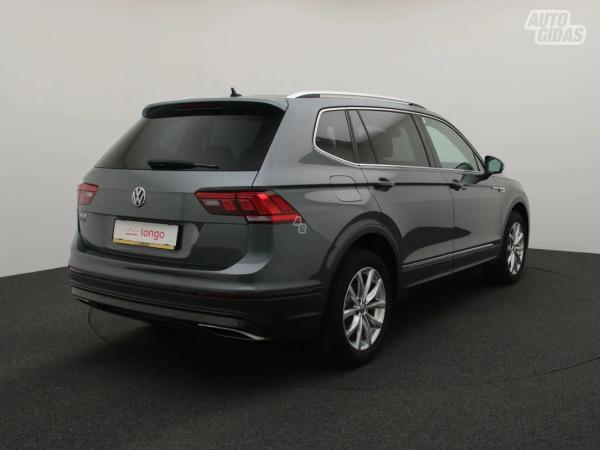 Pelēks Volkswagen Tiguan Allspace 2020 Viļņa, ar dzinēja tilpumu 2.00 L un nobraukumu 163 tūkst. km par 20899 €, foto 8 vietnē AUTOMOTO.COM.LV