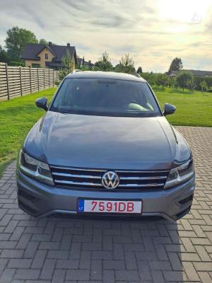 Grey Volkswagen Tiguan Allspace 2020 in Klaipeda, with an engine capacity of 1.98 L and mileage of 75 thousand km for 16800 €, photo 3 on AUTOMOTO.COM.LV