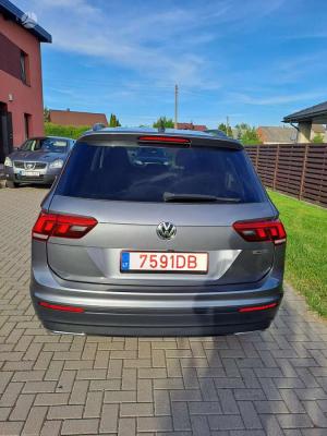 Grey Volkswagen Tiguan Allspace 2020 in Klaipeda, with an engine capacity of 1.98 L and mileage of 75 thousand km for 16800 €, photo 9 on AUTOMOTO.COM.LV