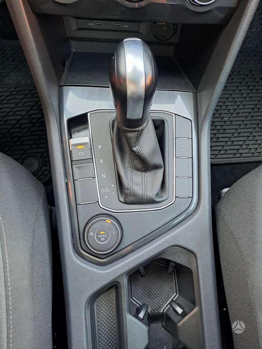 Grey Volkswagen Tiguan Allspace 2020 in Klaipeda, with an engine capacity of 1.98 L and mileage of 75 thousand km for 16800 €, photo 12 on AUTOMOTO.COM.LV