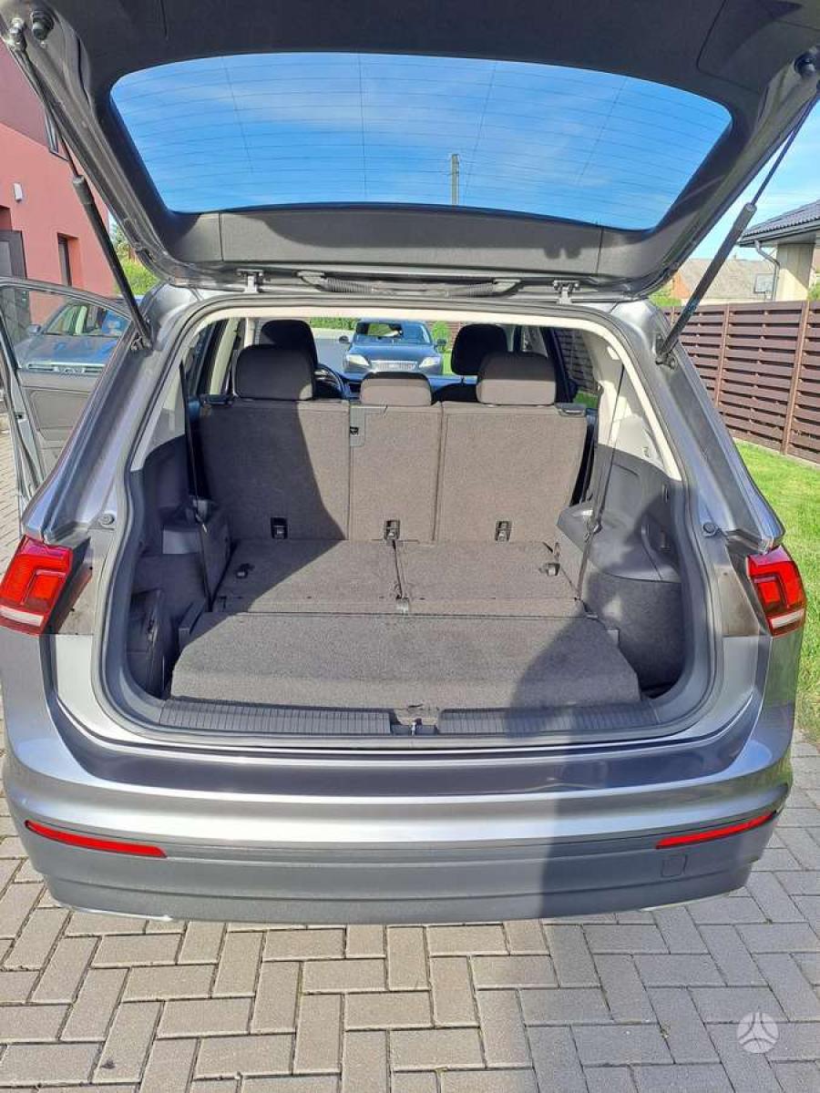 Grey Volkswagen Tiguan Allspace 2020 in Klaipeda, with an engine capacity of 1.98 L and mileage of 75 thousand km for 16800 €, photo 14 on AUTOMOTO.COM.LV