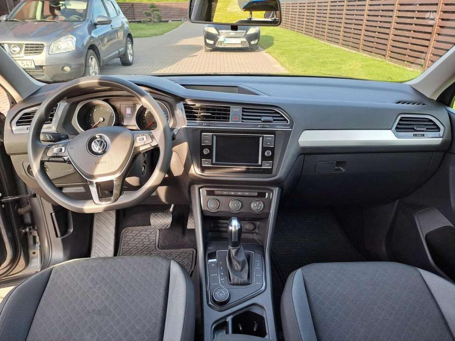 Grey Volkswagen Tiguan Allspace 2020 in Klaipeda, with an engine capacity of 1.98 L and mileage of 75 thousand km for 16800 €, photo 17 on AUTOMOTO.COM.LV