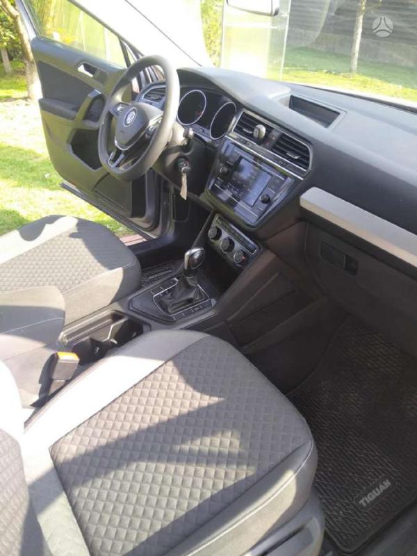 Grey Volkswagen Tiguan Allspace 2021 in Kaunas, with an engine capacity of 2.00 L and mileage of 40 thousand km for 18500 €, photo 9 on AUTOMOTO.COM.LV