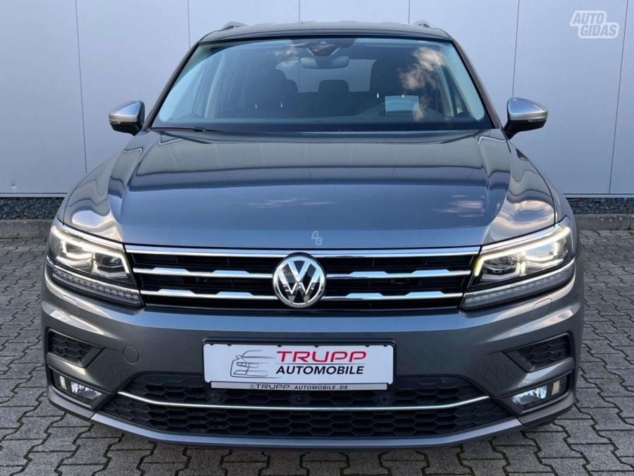 Pelēks Volkswagen Tiguan Allspace 2021 Kauņa, ar dzinēja tilpumu 2.00 L un nobraukumu 96 tūkst. km par 33209 €, foto 3 vietnē AUTOMOTO.COM.LV