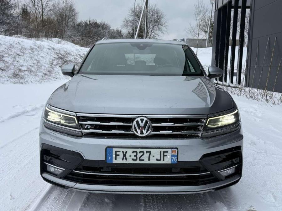 Grey Volkswagen Tiguan Allspace 2021 in Vilnius, with an engine capacity of 2.00 L and mileage of 272 thousand km for 15750 €, photo 3 on AUTOMOTO.COM.LV
