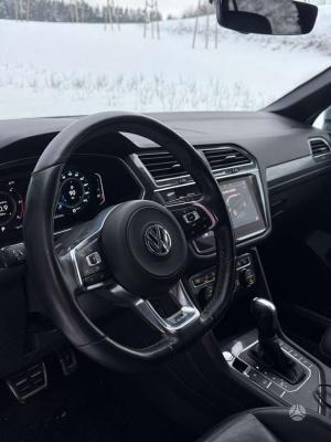 Grey Volkswagen Tiguan Allspace 2021 in Vilnius, with an engine capacity of 2.00 L and mileage of 272 thousand km for 15750 €, photo 9 on AUTOMOTO.COM.LV