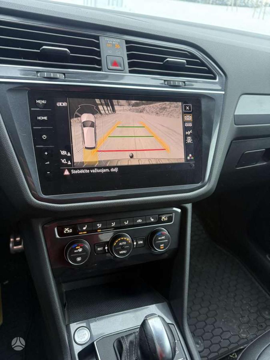 Grey Volkswagen Tiguan Allspace 2021 in Vilnius, with an engine capacity of 2.00 L and mileage of 272 thousand km for 15750 €, photo 19 on AUTOMOTO.COM.LV