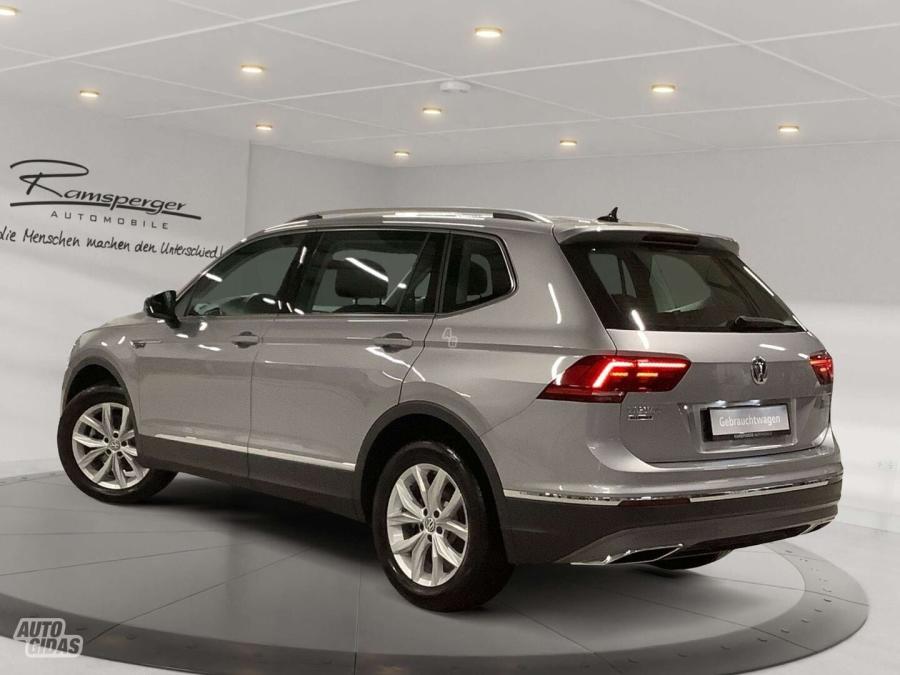Pelēks Volkswagen Tiguan Allspace 2021 Kauņa, ar dzinēja tilpumu 1.50 L un nobraukumu 62 tūkst. km par 31846 €, foto 4 vietnē AUTOMOTO.COM.LV