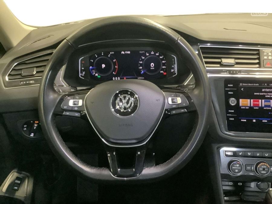 Pelēks Volkswagen Tiguan Allspace 2021 Kauņa, ar dzinēja tilpumu 1.50 L un nobraukumu 62 tūkst. km par 31846 €, foto 12 vietnē AUTOMOTO.COM.LV