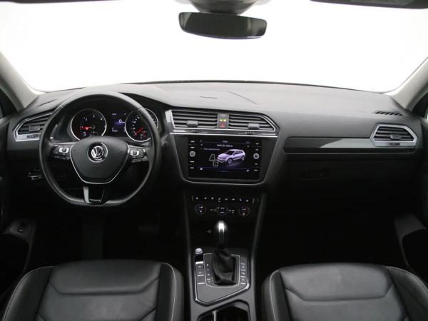 Серый Фольксваген Tiguan Allspace 2021 в Вильнюс, объемом двигателя 2.00 л и пробегом 101 тыс. км за 25499 €, фото 2 на AUTOMOTO.COM.LV